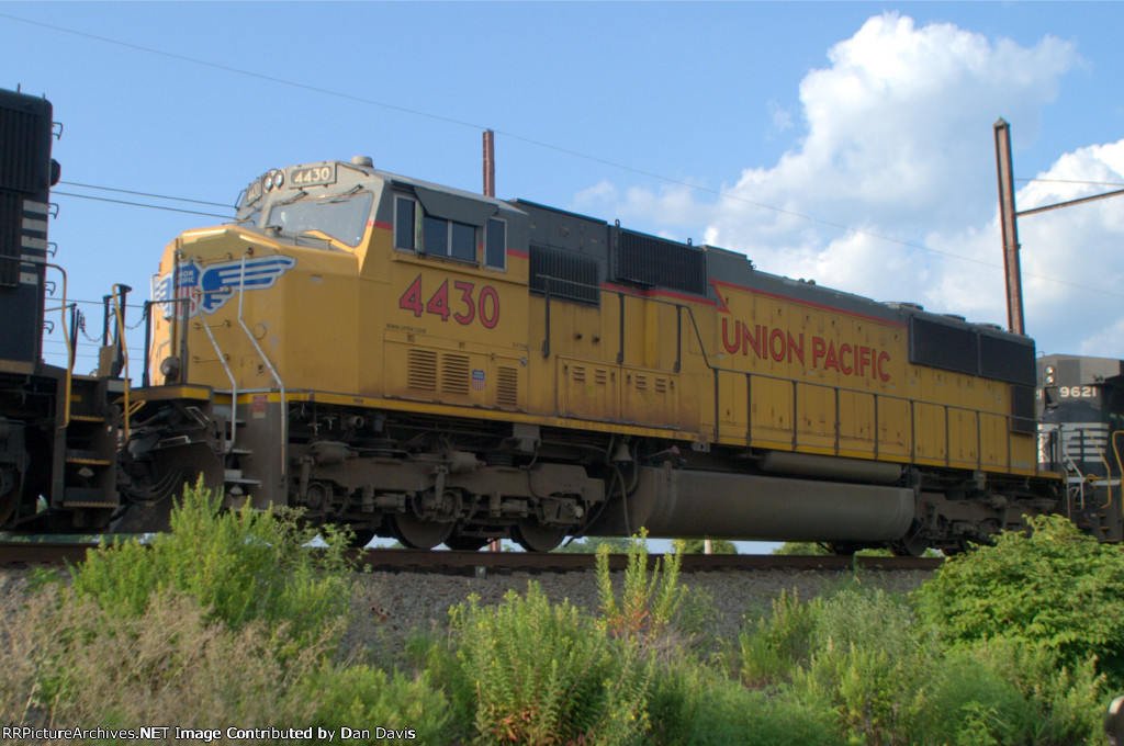 UP SD70M 4430 trails on 24K